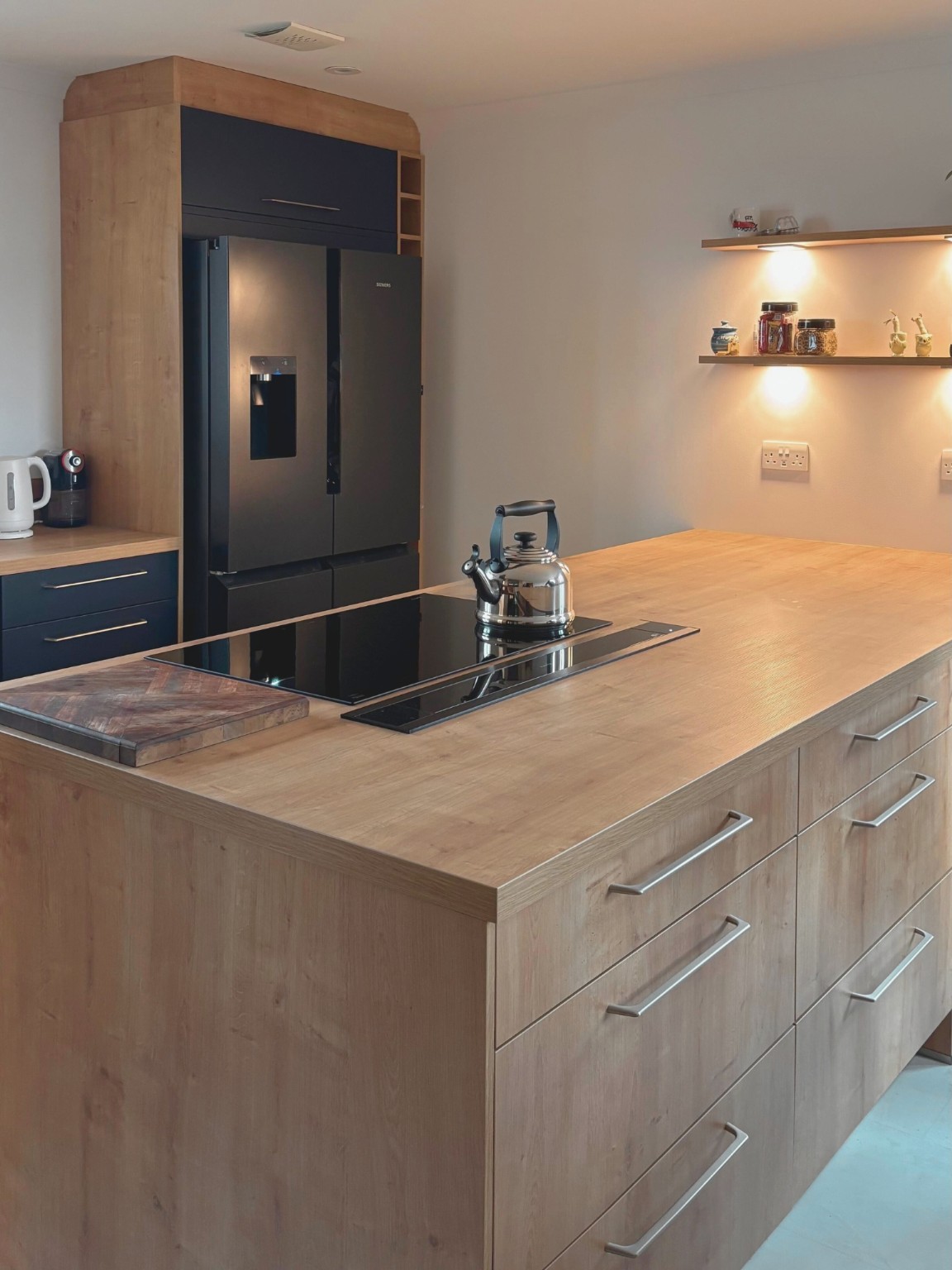 Nolte Soft Lack Deep Blue and Chalet Oak | George Robertson